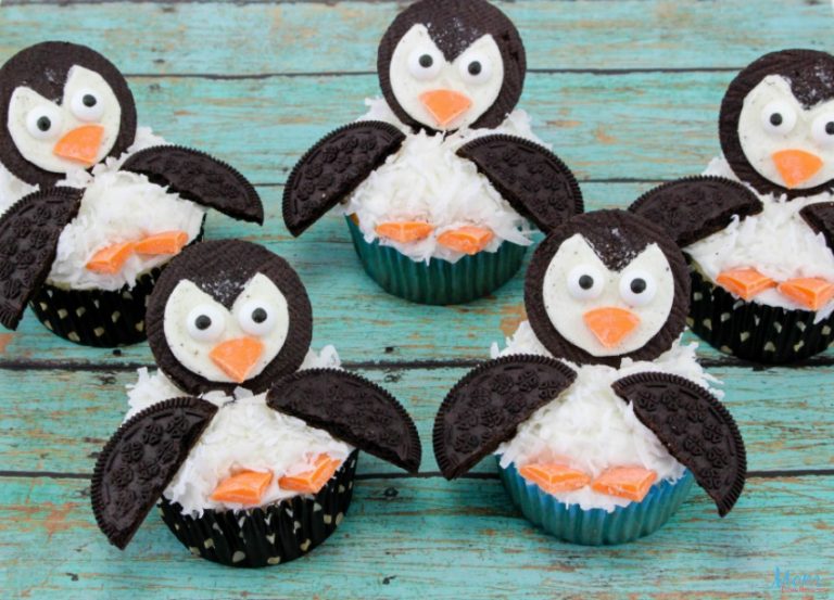 Super Cute Penguin Cupcake Tutorial - Mom Does Reviews