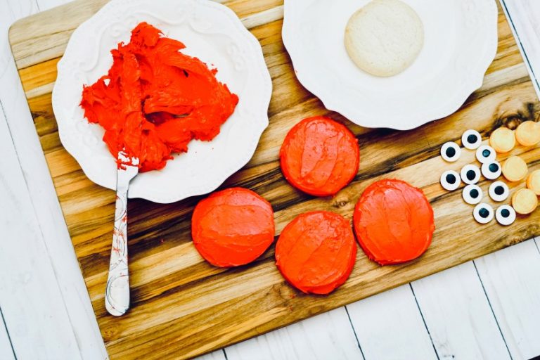 Easy Elmo Cookies Tutorial - Mom Does Reviews
