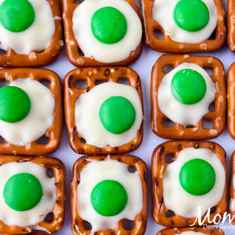 Dr. Seuss Green Eggs & Ham -Fun Chocolate Covered Pretzels - Mom Does ...