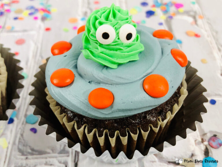 Super Cute Alien Spaceship Cupcakes Recipe - Mom Does Reviews