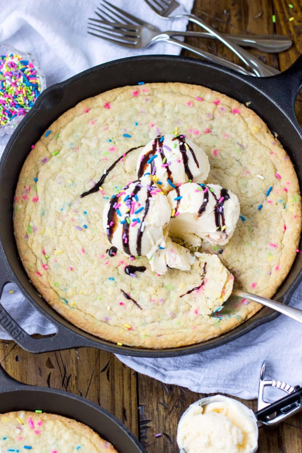 20 Scrumptious Skillet Desserts - Mom Does Reviews