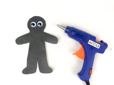 Easy Yarn Mummy Craft for Kids- Perfect for Halloween! - Mom Does Reviews