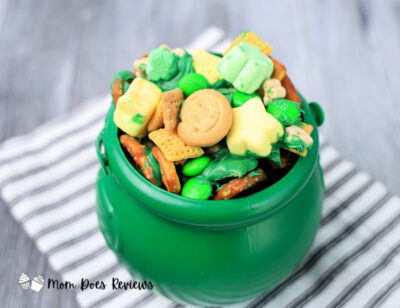 Make Leprechaun Bait Snack Mix With your Kids! - Mom Does Reviews