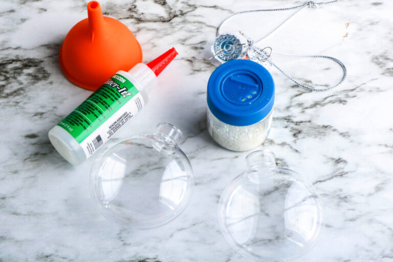 Make a Snowman Disc Ornament - Mom Does Reviews