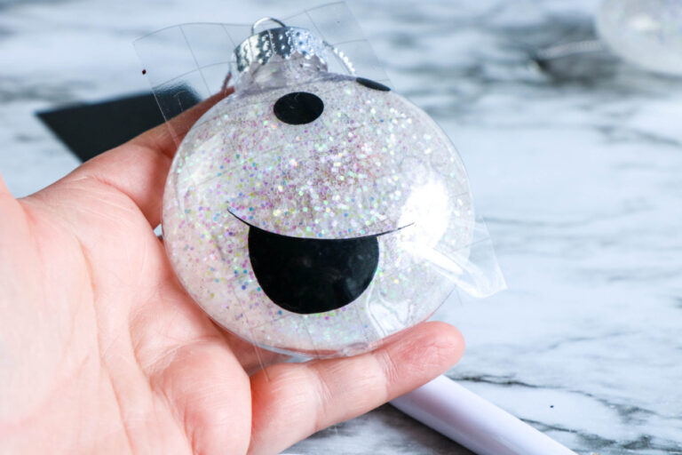 Make a Snowman Disc Ornament - Mom Does Reviews