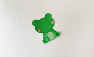 DIY Paper Frog Hug Bookmarks - Mom Does Reviews