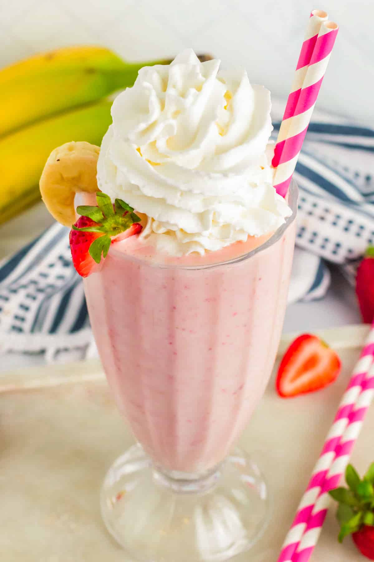 20+ Summer Milkshake Recipes - Mom Does Reviews