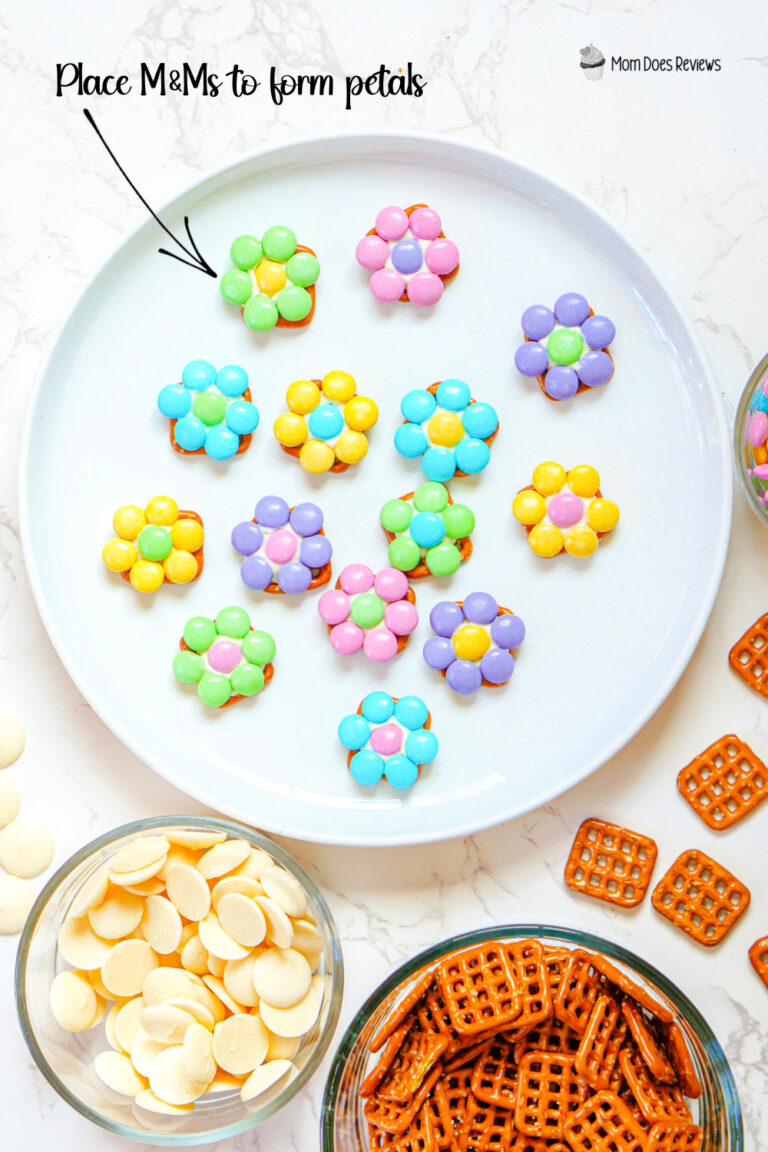 Make Easy Spring Flower Pretzel Bites - Mom Does Reviews