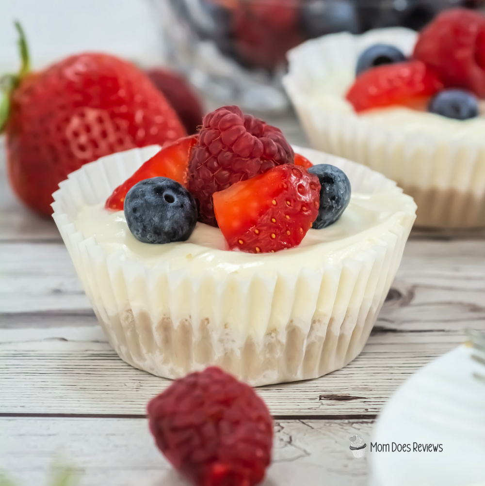 No-Bake Mini Berry Cheesecakes - Mom Does Reviews